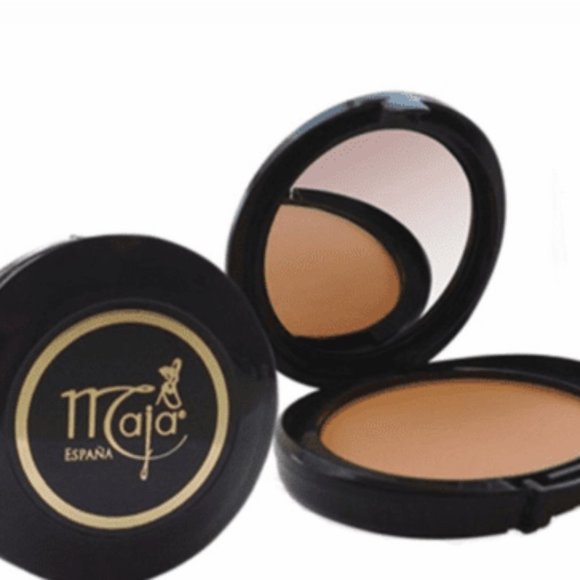 Maja | Makeup | 65 Maja Arabesco Vanity Compact Powder 53 Oz | Poshmark